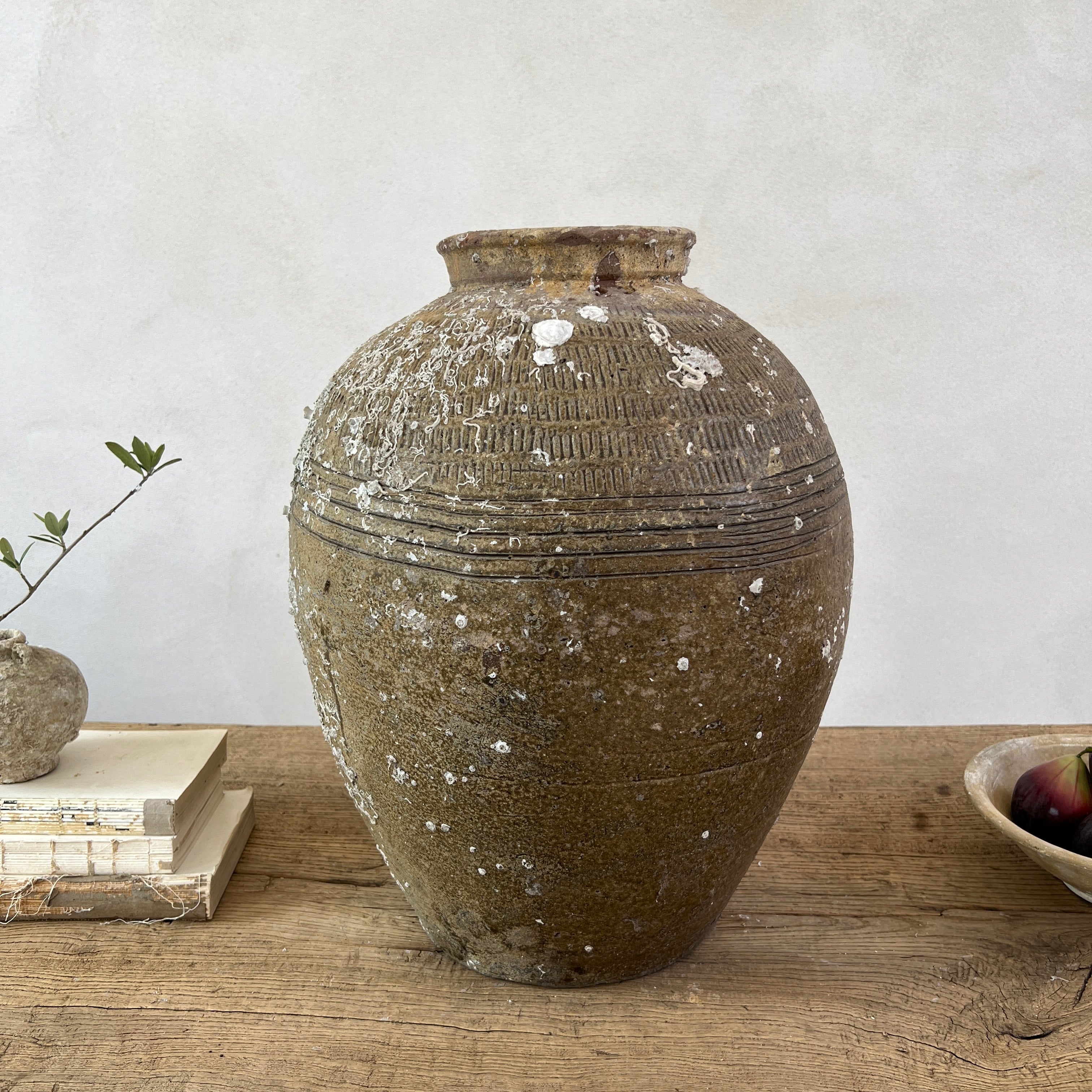 Antique rice wine urn from shipwreck | CH3 – Home Barn