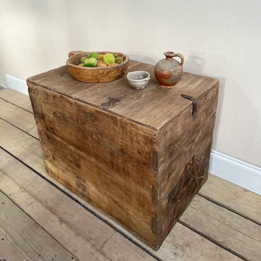 Antique rustic merchants trunk | Cressida – Home Barn