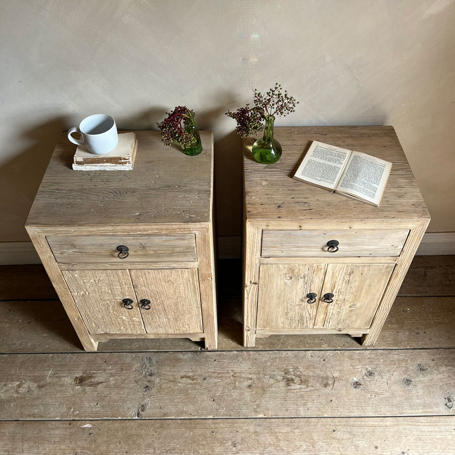 Reclaimed bedside table Parker – Home Barn