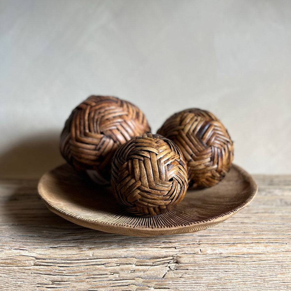 Woven willow sphere medium – Home Barn